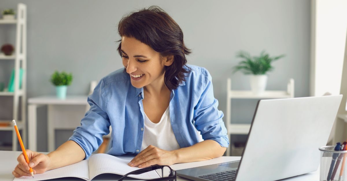 8 Benefits of Online Training for Finance Teams