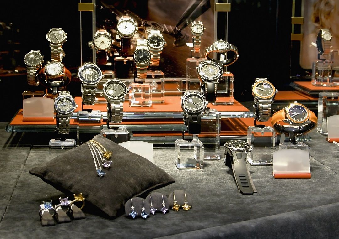 Conspicuous Consumption - Definition, Reason, Influence